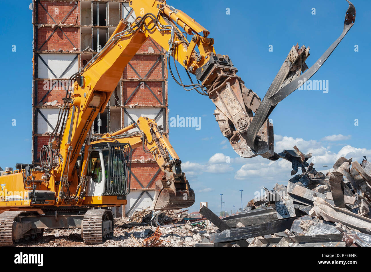 Excavators Stock Photos & Excavators Stock Images - Alamy