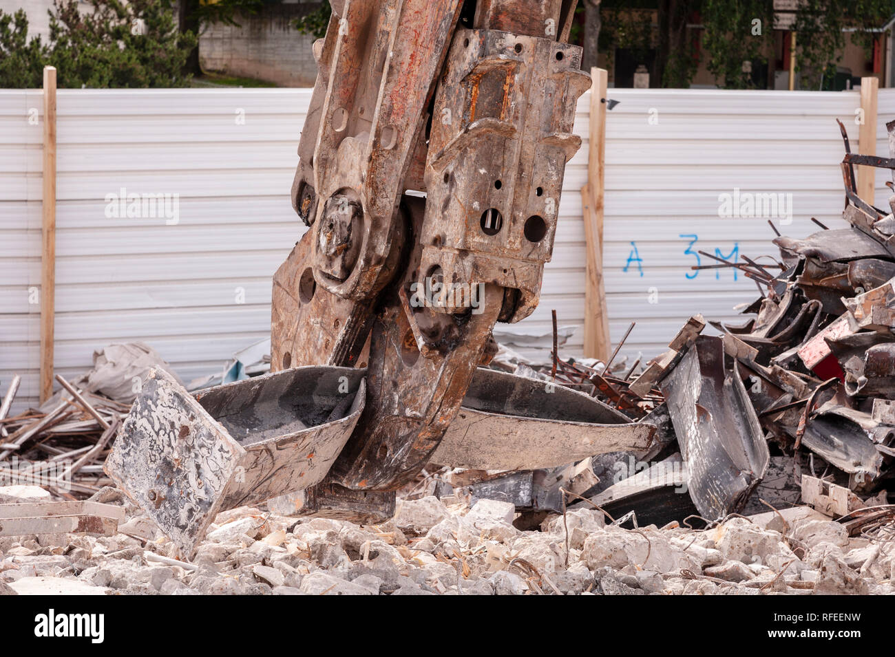 Hydraulic Demolition Shears High Resolution Stock Photography and ...