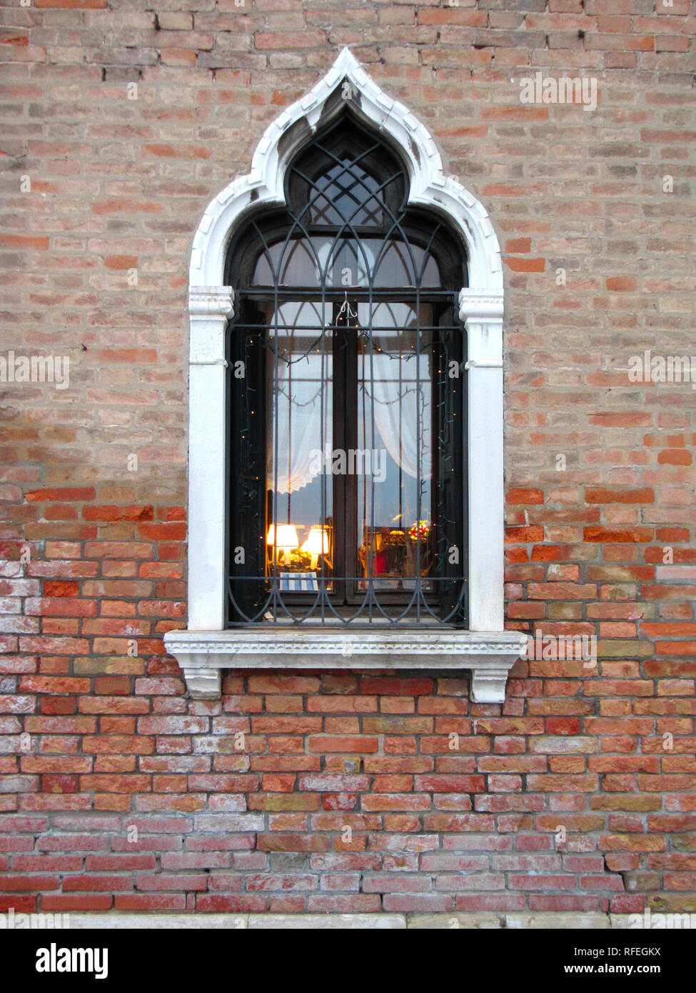 Moorish facade hi-res stock photography and images - Alamy