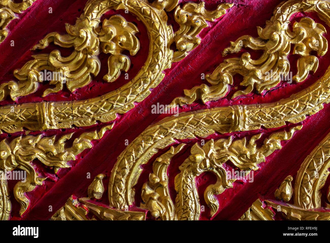 Golden decorative pattern in Thai buddhist temple Stock Photo - Alamy