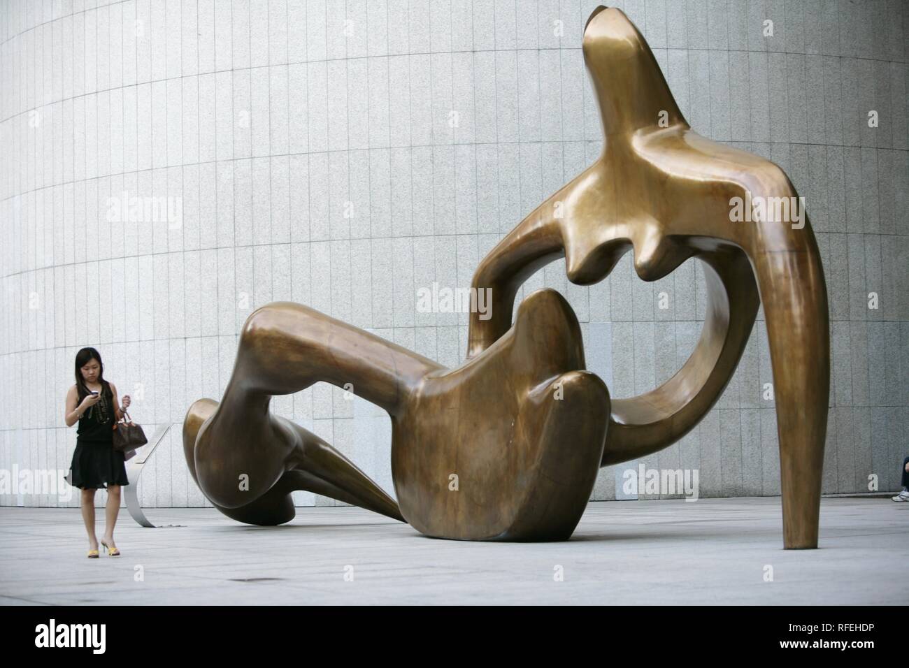 SGP Singapore: Central Business District. OCBC Bank building. Sculpture ...