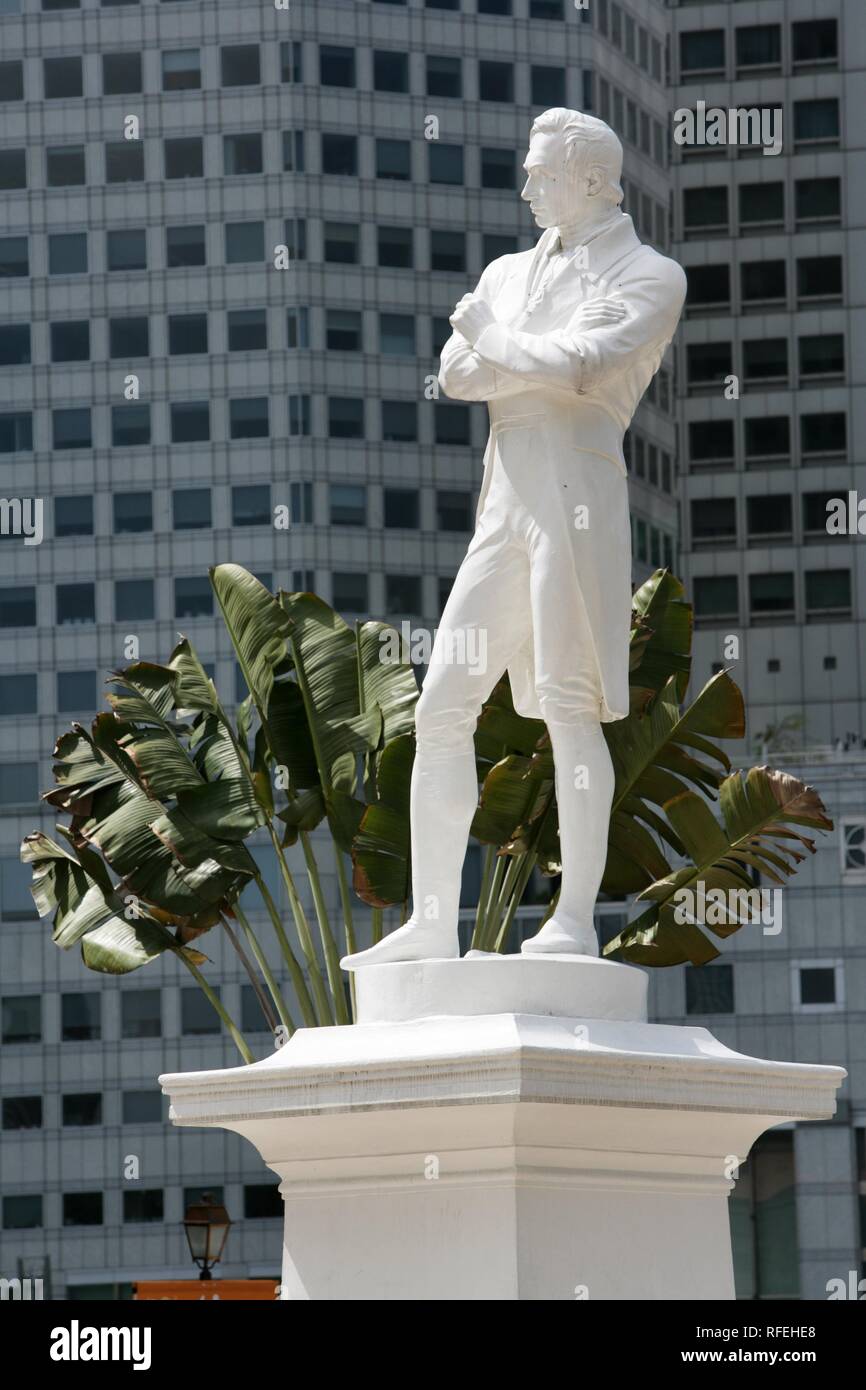 SGP Singapore: Raffles Landing Site monument of Sir Stamford Raffles ...