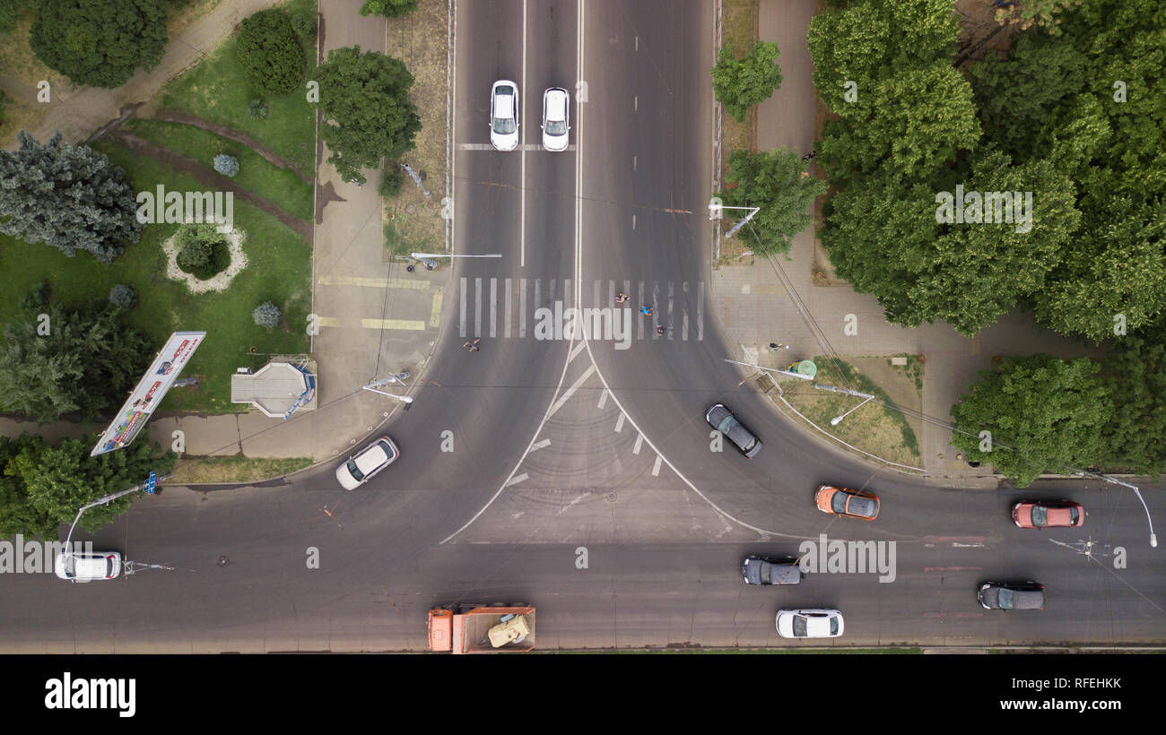 Top view road cars on speedway and city traffic Stock Photo - Alamy
