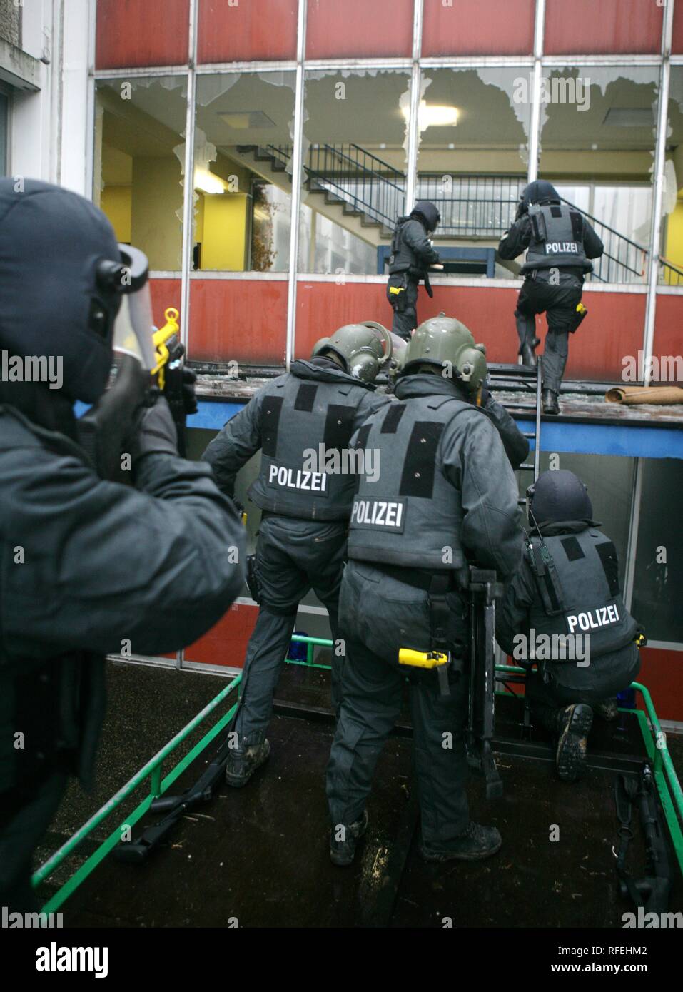 Swat team german police special hi-res stock photography and images - Alamy
