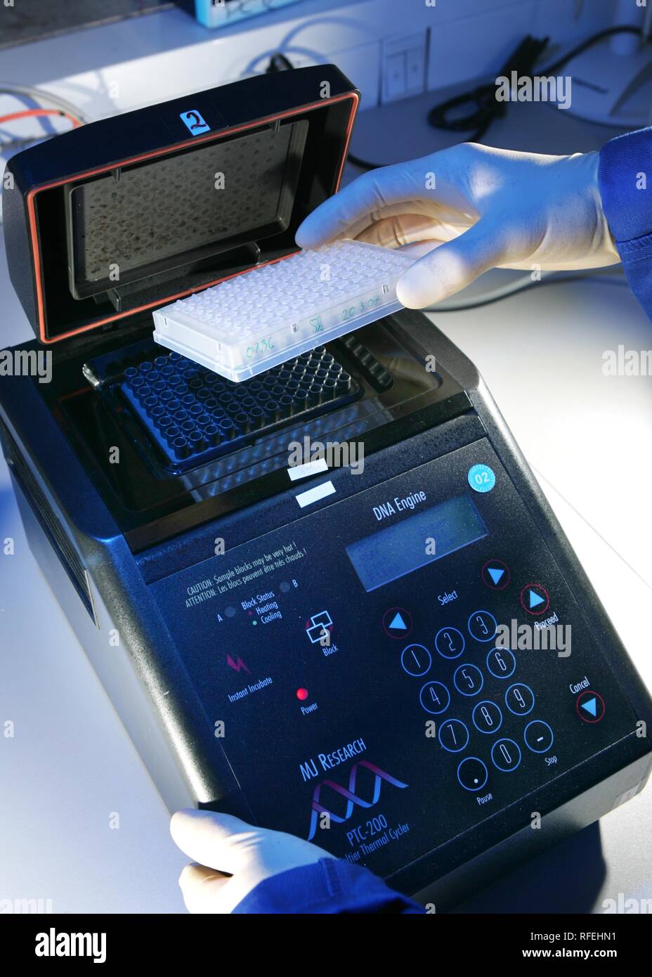 DEU, Germany, Duesseldorf: Police NRW, Federal Police, technical crime ...