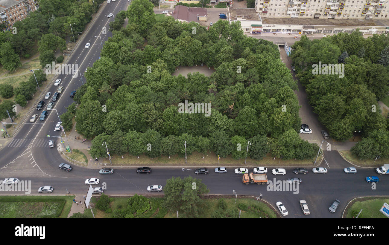 Top view road cars on speedway and city traffic Stock Photo - Alamy