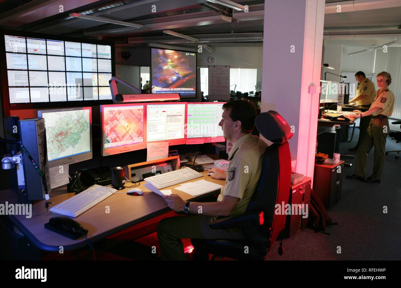 Police operations room hi-res stock photography and images - Alamy
