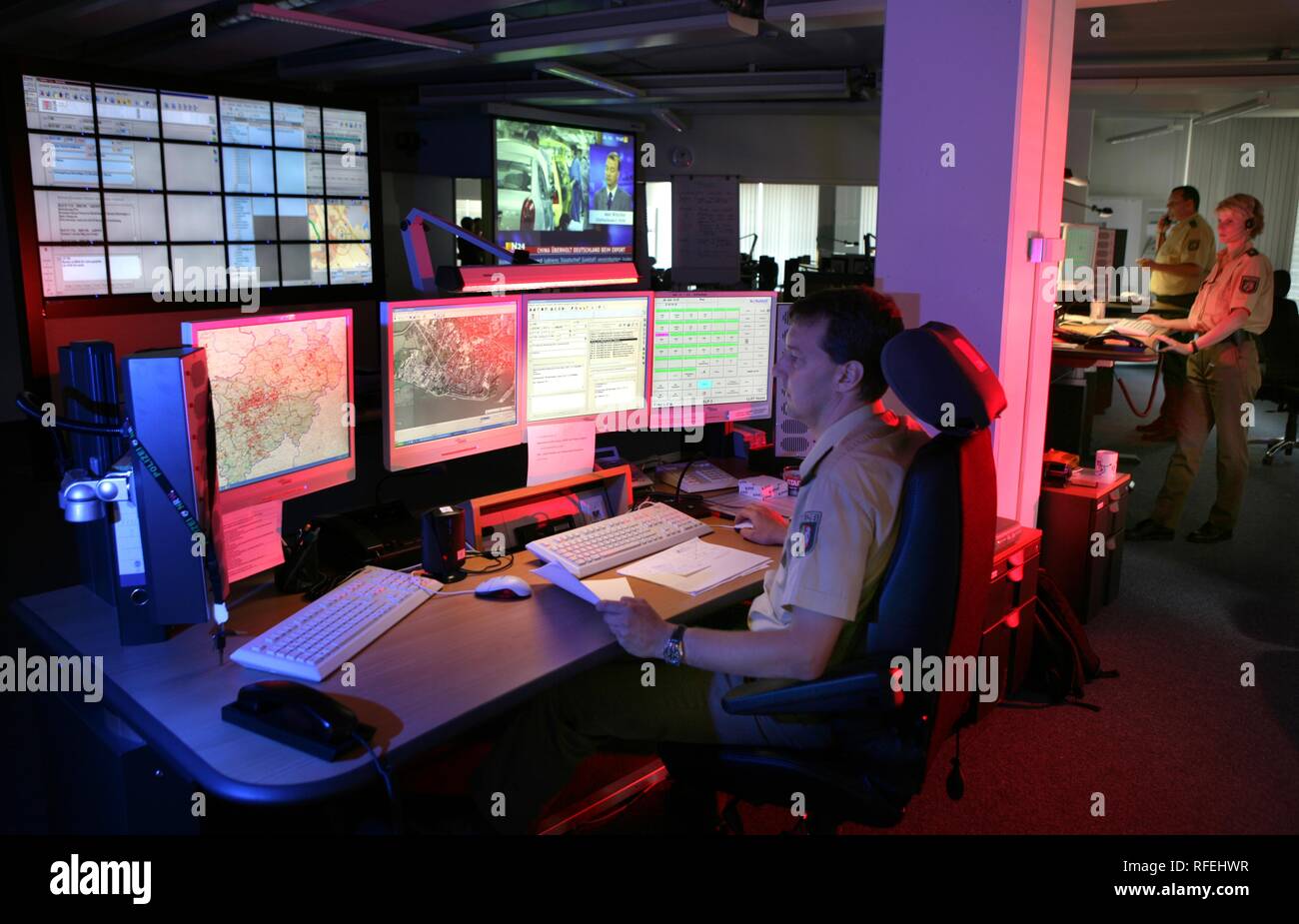 Police operations room hi-res stock photography and images - Alamy