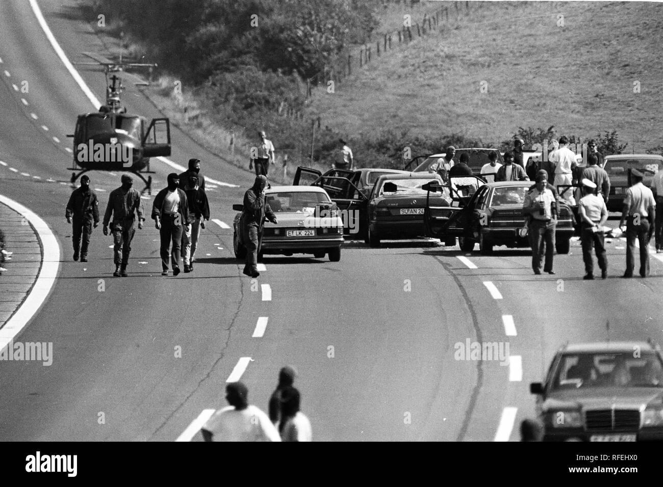Bank raid with taking of hostages hi-res stock photography and images ...