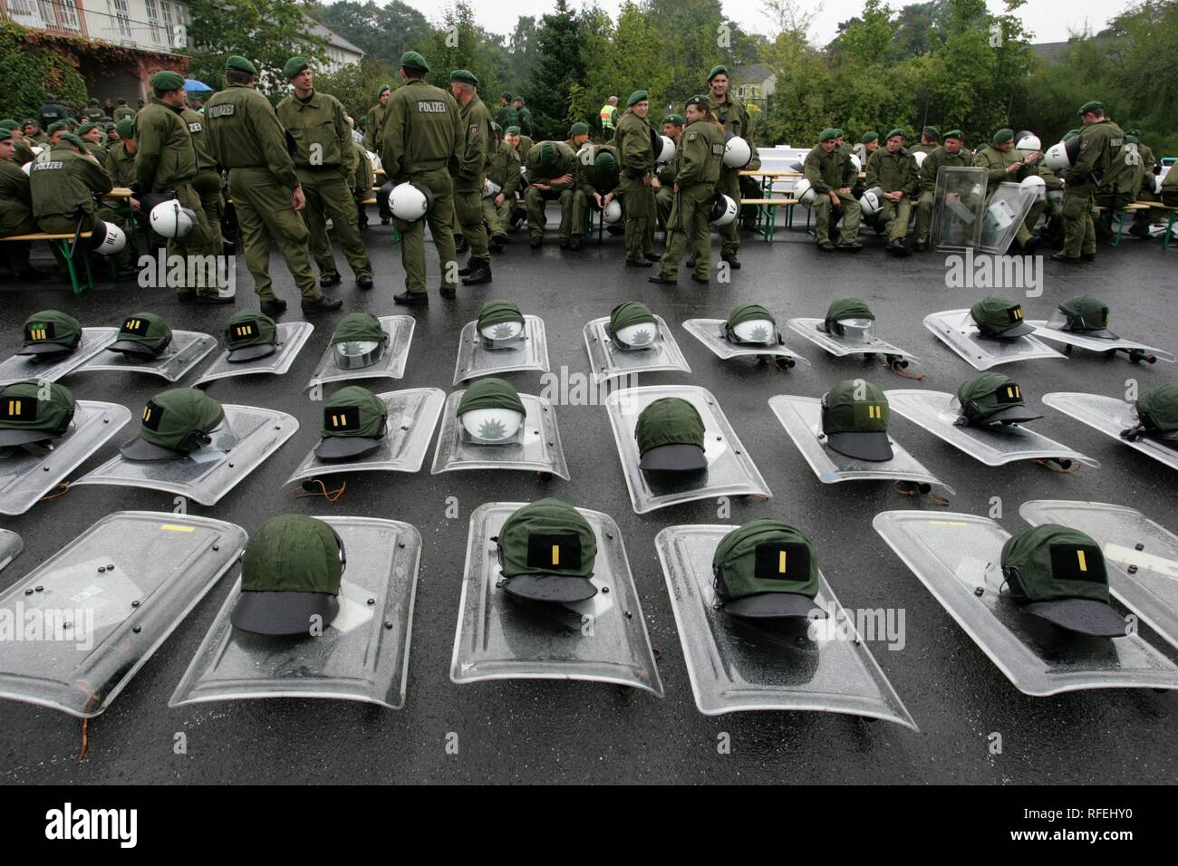 Officer of bgs hi-res stock photography and images - Alamy