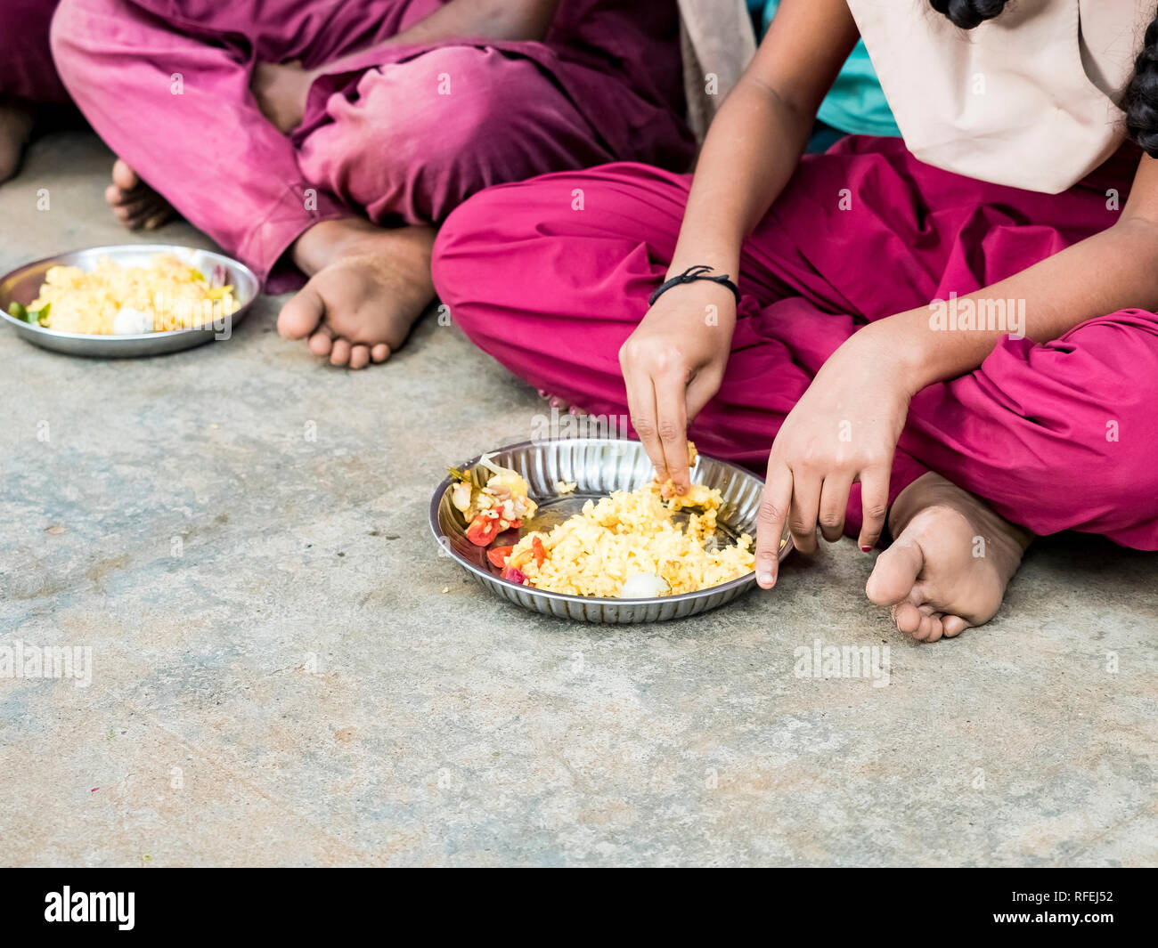 Poor indian children eating hi-res stock photography and images - Alamy