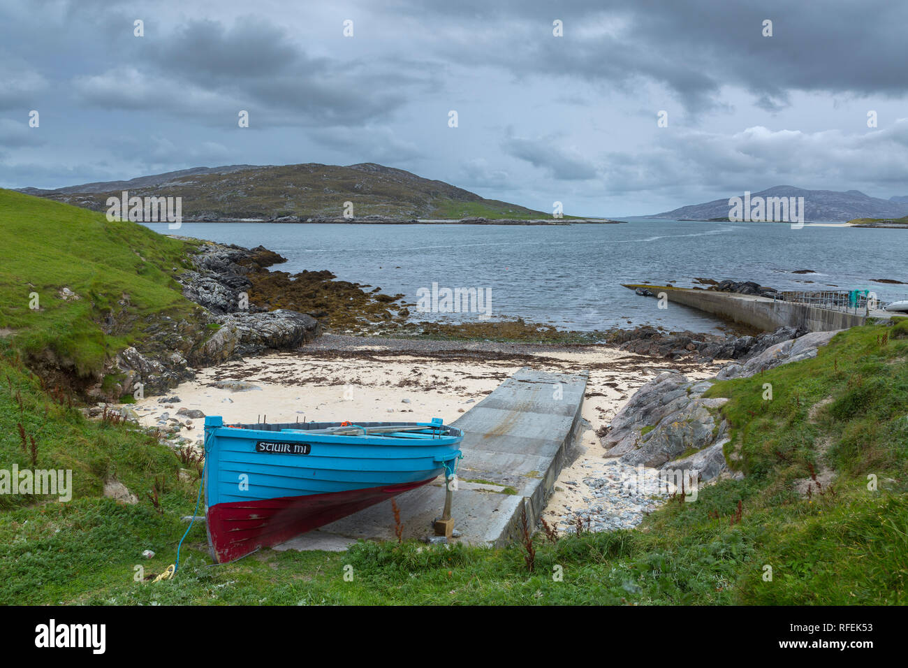 Scarp scotland boat hi-res stock photography and images - Alamy