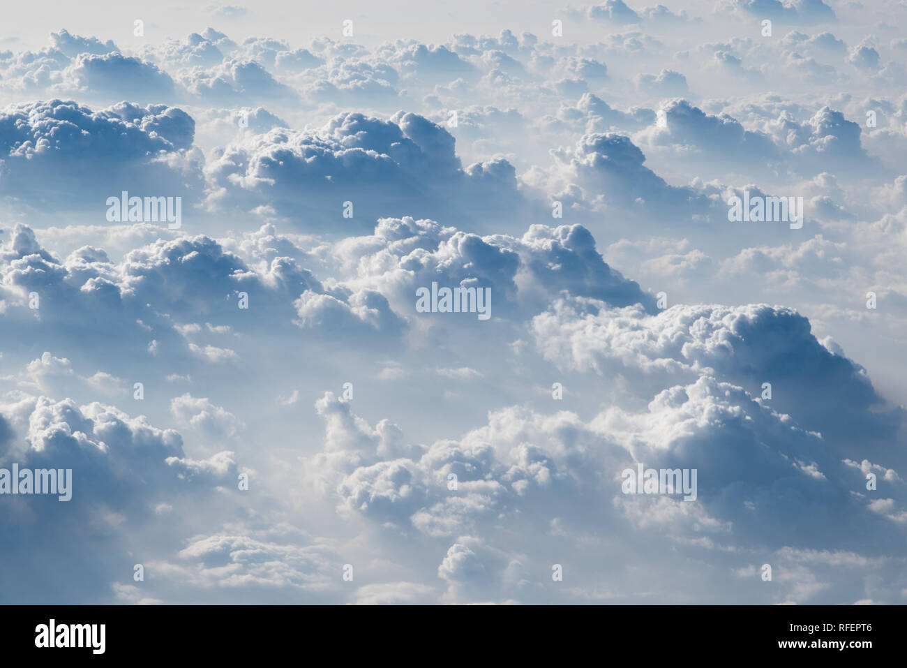 Sky background over spread cloud scatter Stock Photo - Alamy