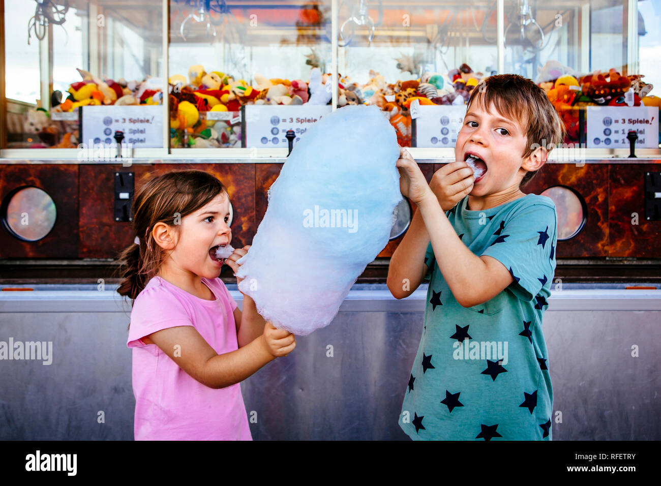 Brother and sister photo hi-res stock photography and images - Alamy