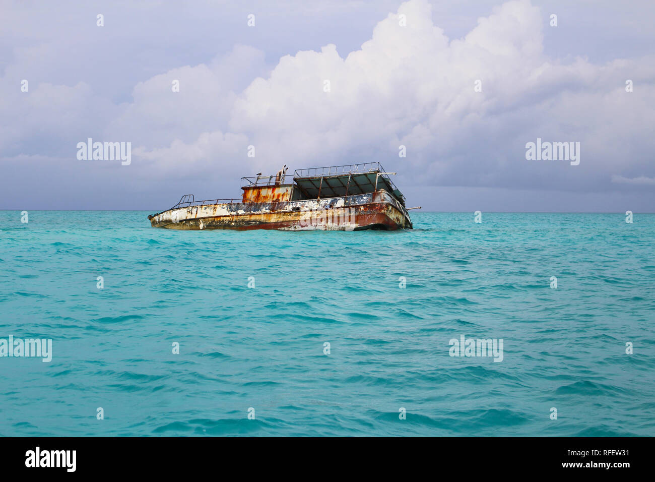 Wreck bahamas sea hi-res stock photography and images - Alamy