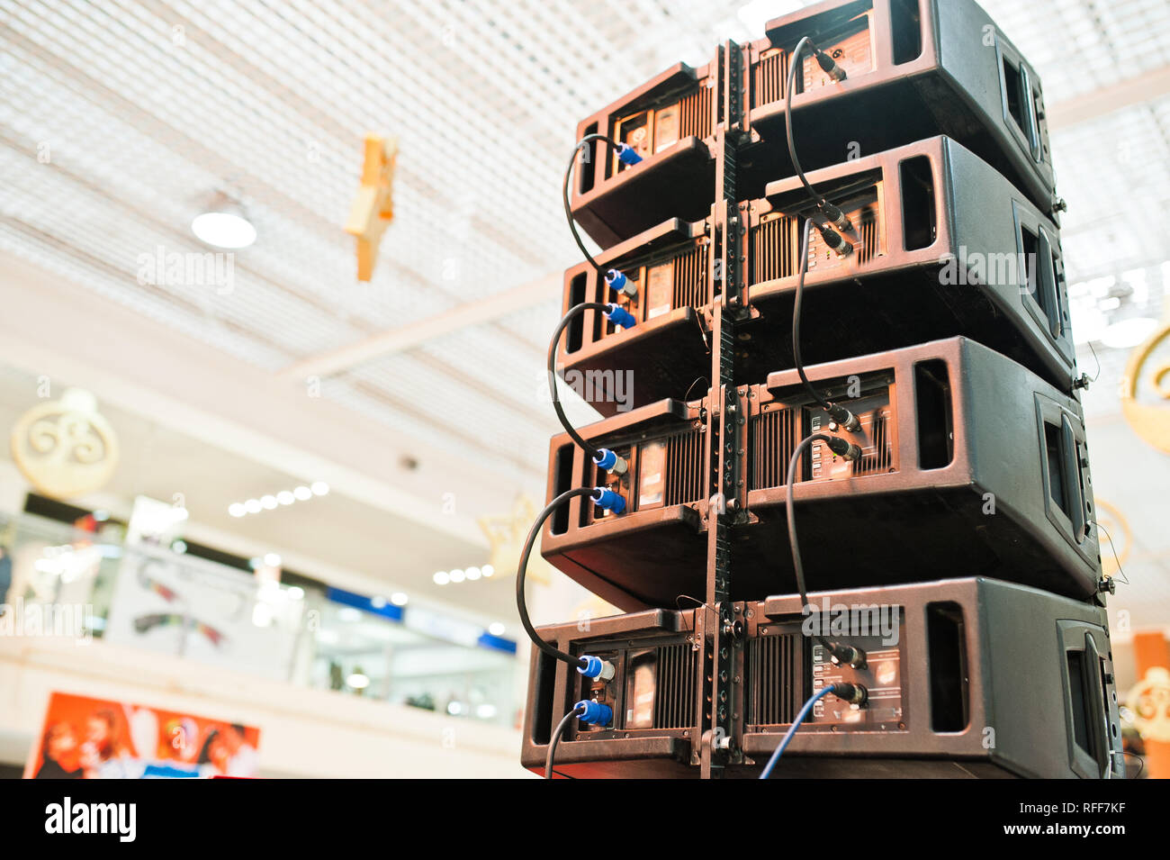 Back of louds audio speakers and sound system in hall Stock Photo - Alamy