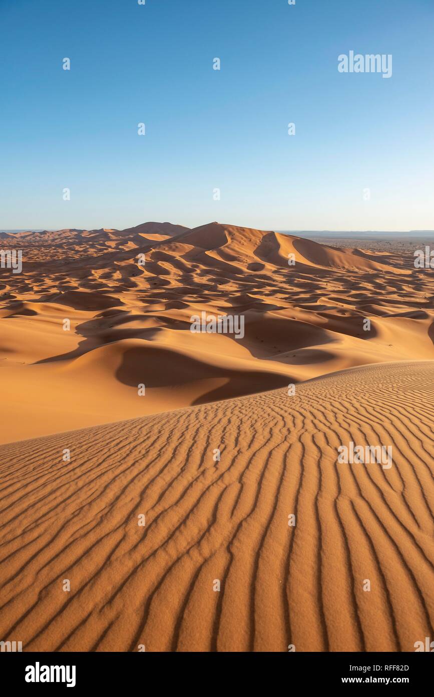 Wave patterns in sand hi-res stock photography and images - Alamy