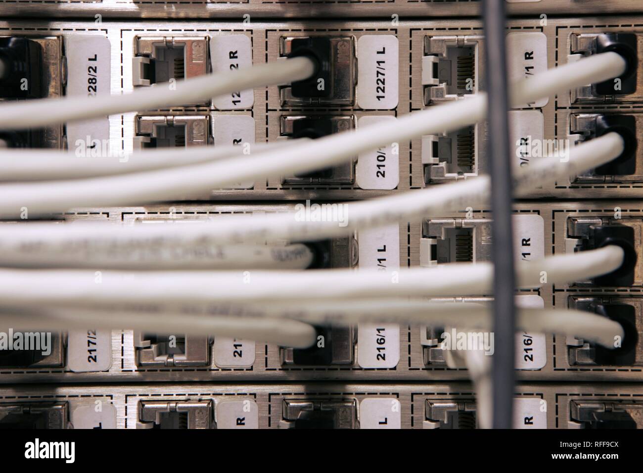 Pc cable connections hi-res stock photography and images - Alamy