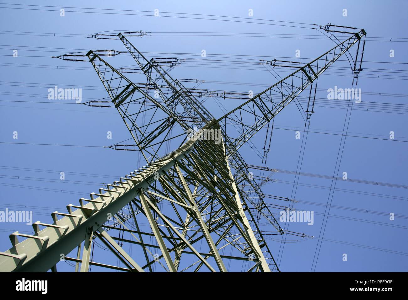 Electric power lines hi-res stock photography and images - Alamy