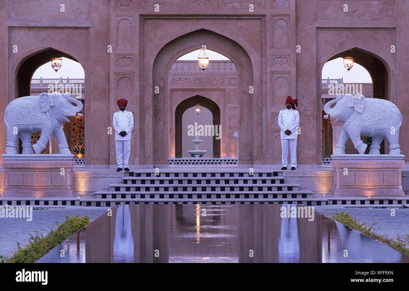 Oberoi Udaivilas Resort at Pichola lake, Udaipur, Rajasthan, India ...