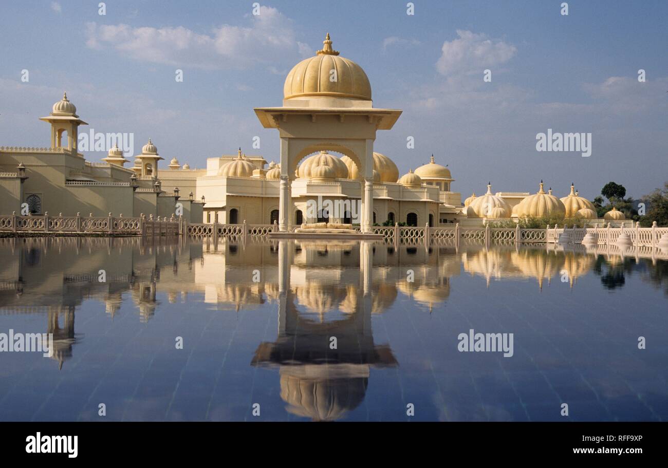 IND; India, Udaipur : Luxury Hotel resort of the Oberoi group ...