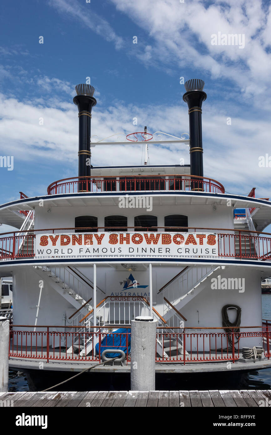 Showboat hi-res stock photography and images - Alamy