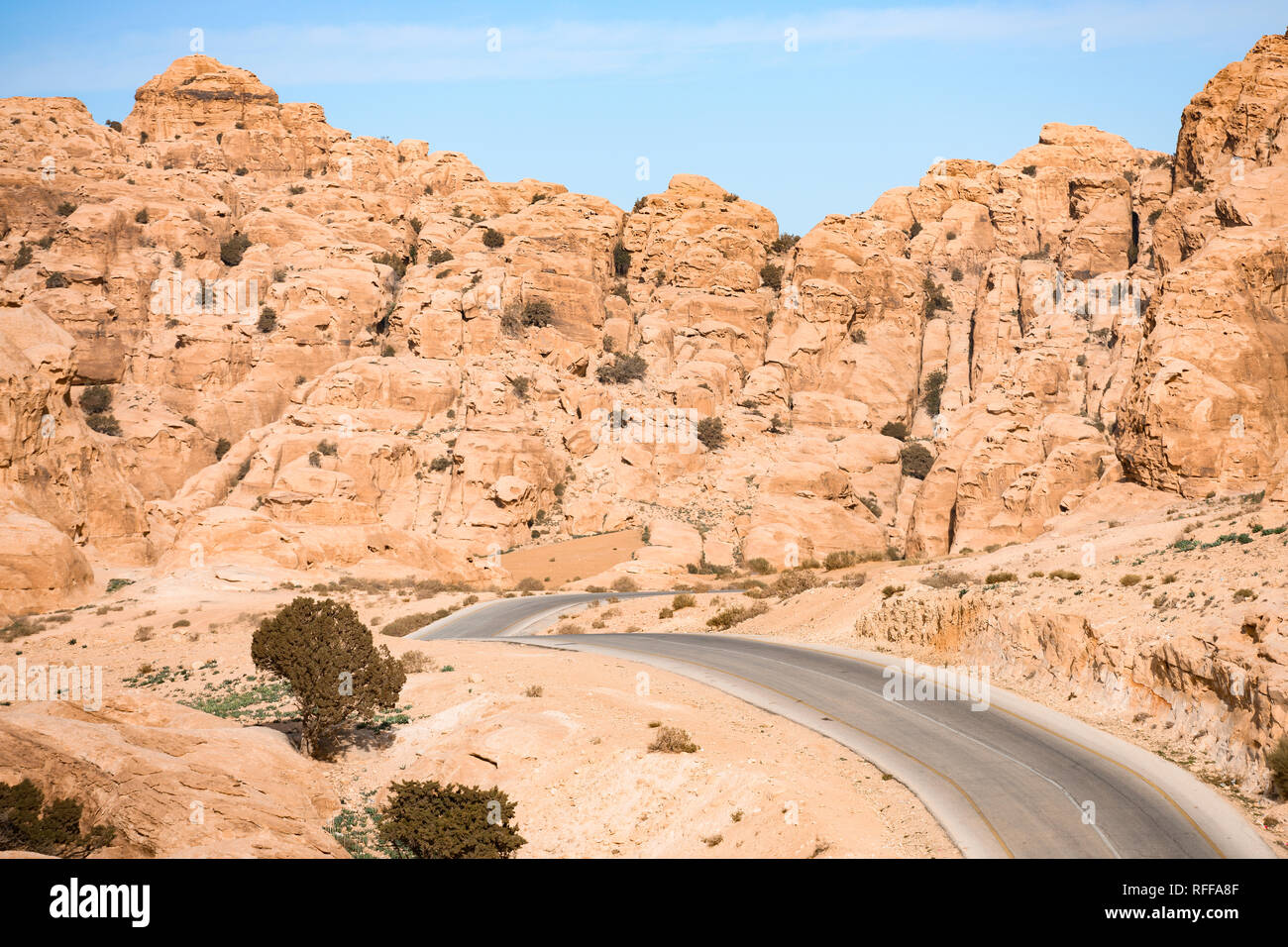 Desert highway jordan hi-res stock photography and images - Alamy