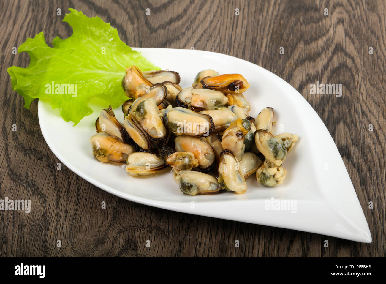 Marinated blue mussels hi-res stock photography and images - Alamy