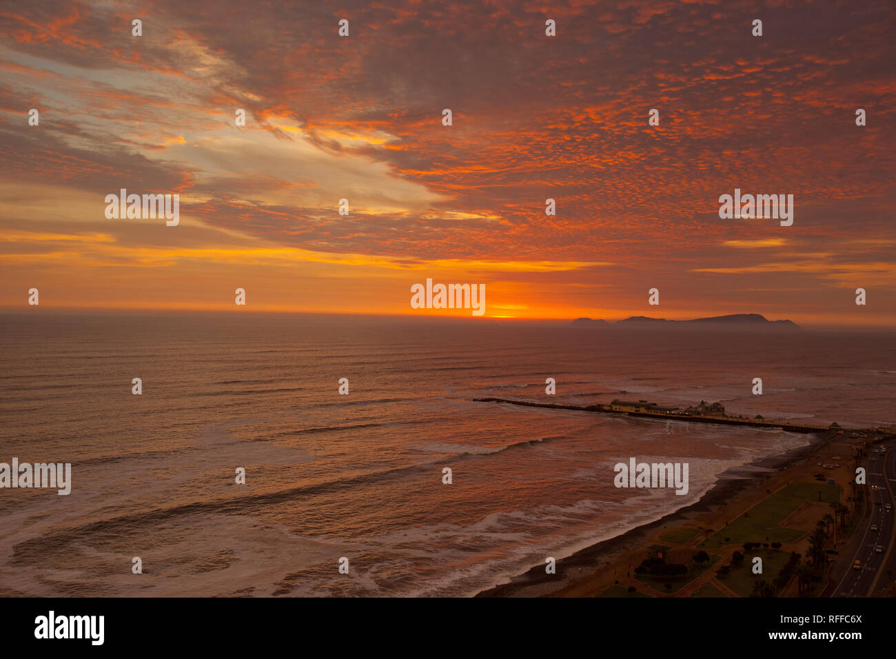 Pacific ocean sunset in Lima,Peru Stock Photo - Alamy