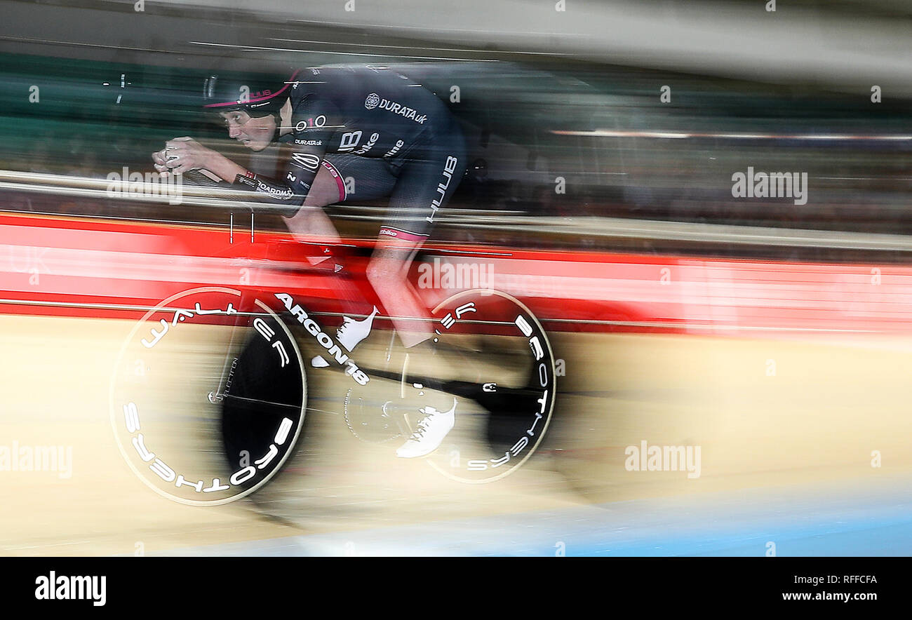 Mens 4k individual pursuit hi-res stock photography and images - Alamy
