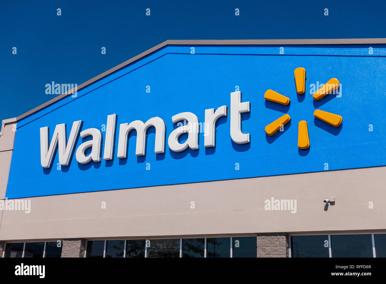 Walmart supercenter exterior hi-res stock photography and images - Alamy