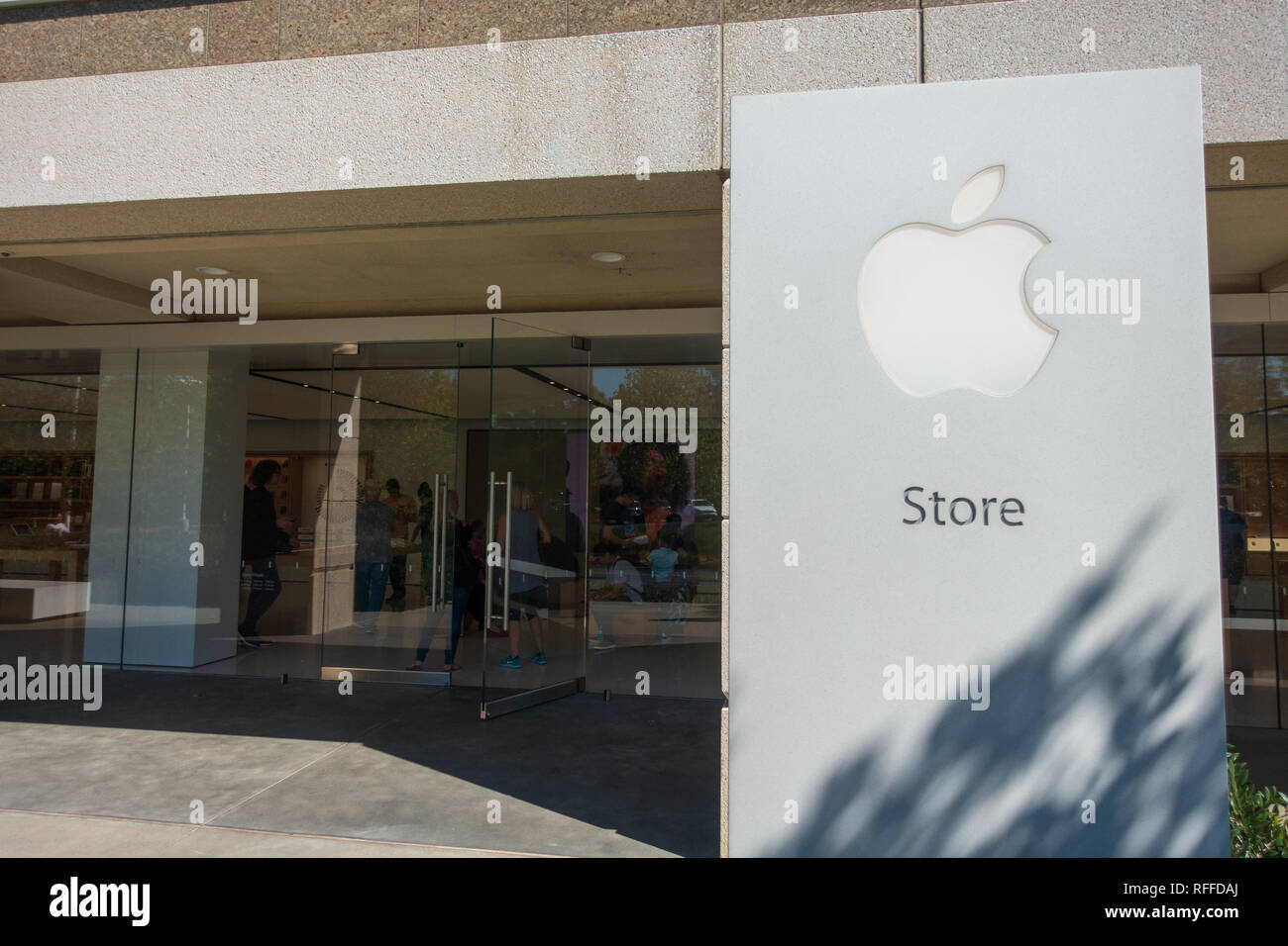Apple store at company campus in silicone valley, Infinity loop one ...
