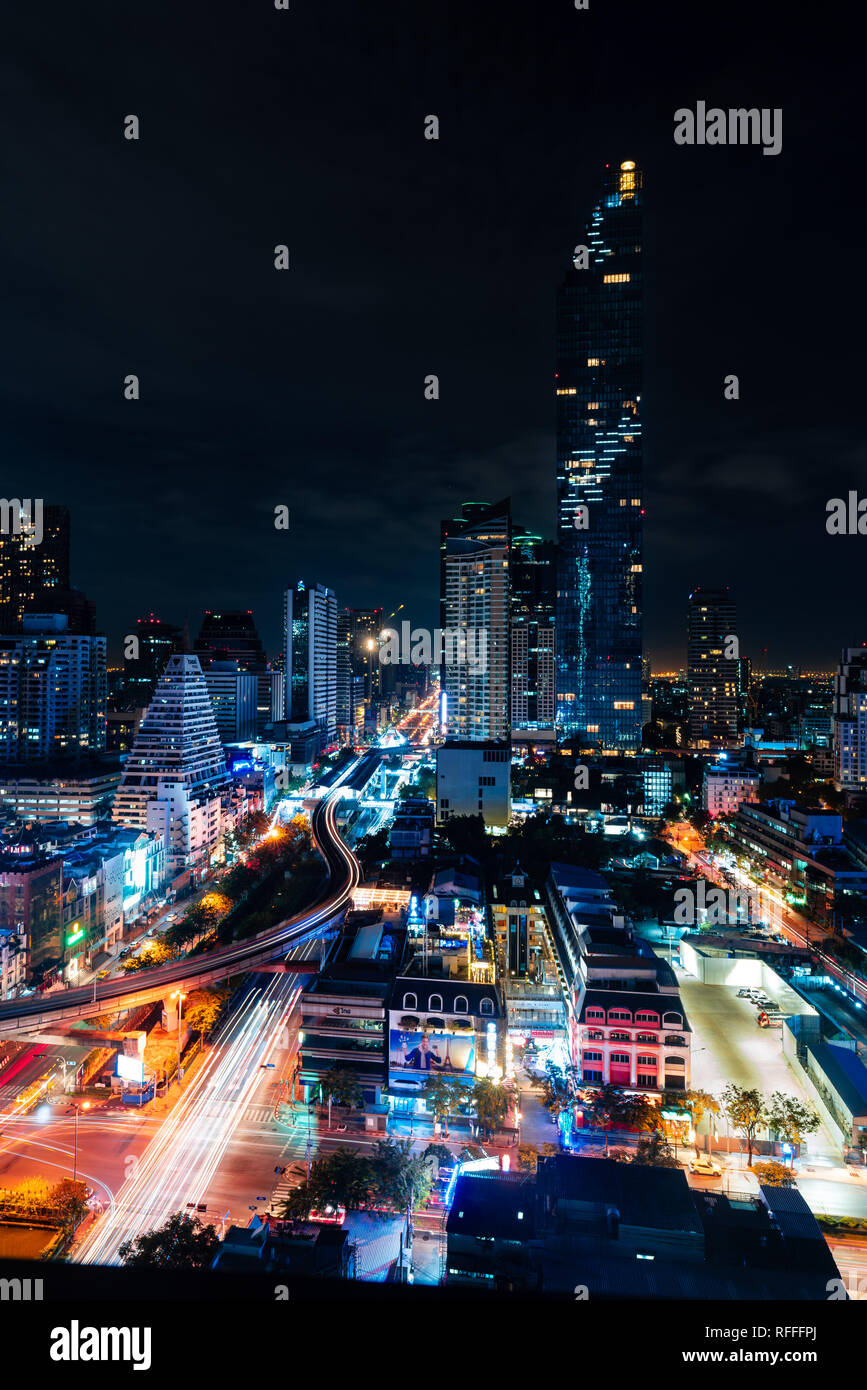 Cityscape of the famous Maha Nakhon Tower in Bangkok, Thailand. Light ...
