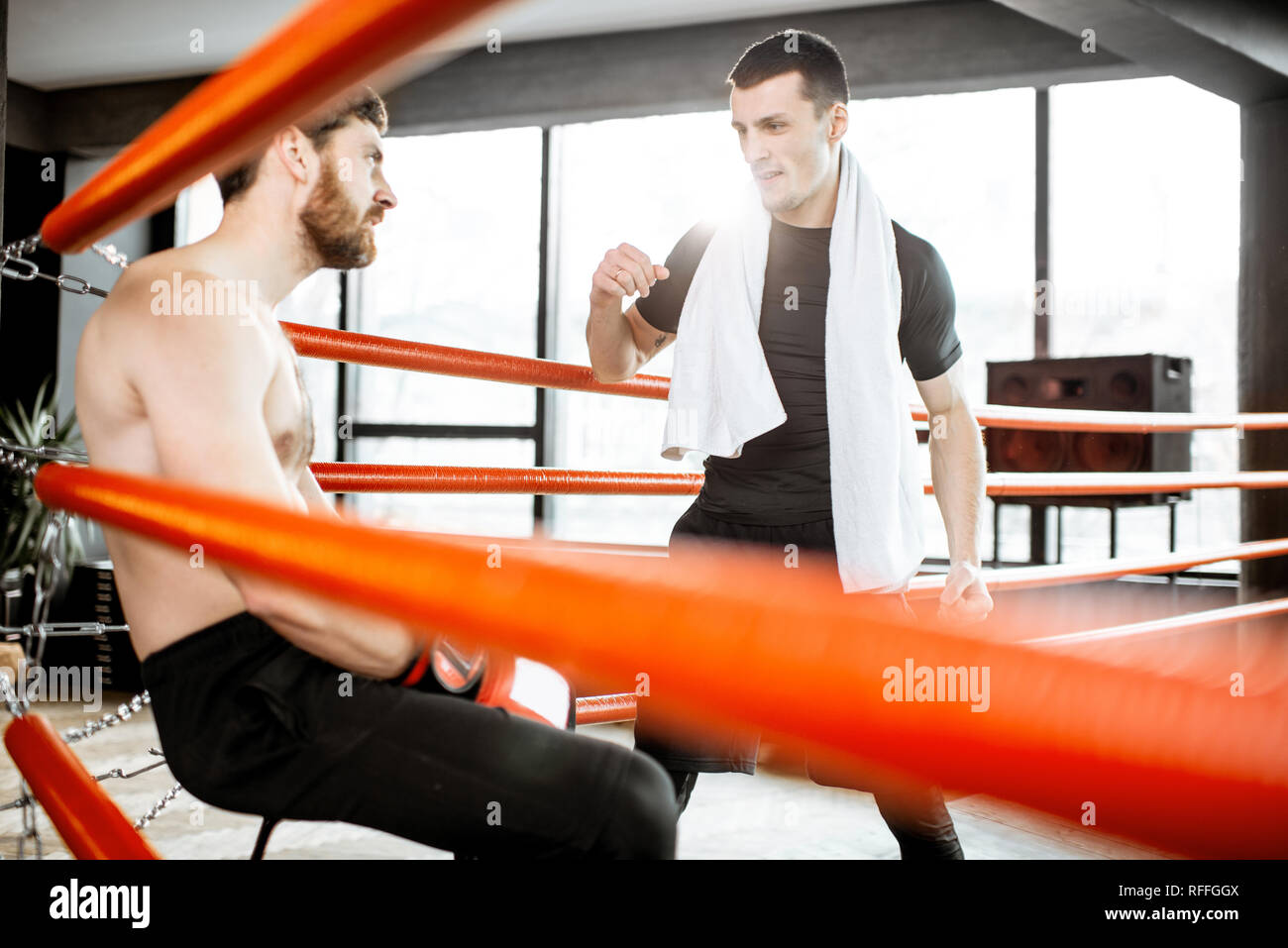 Boxing corner man hi-res stock photography and images - Alamy