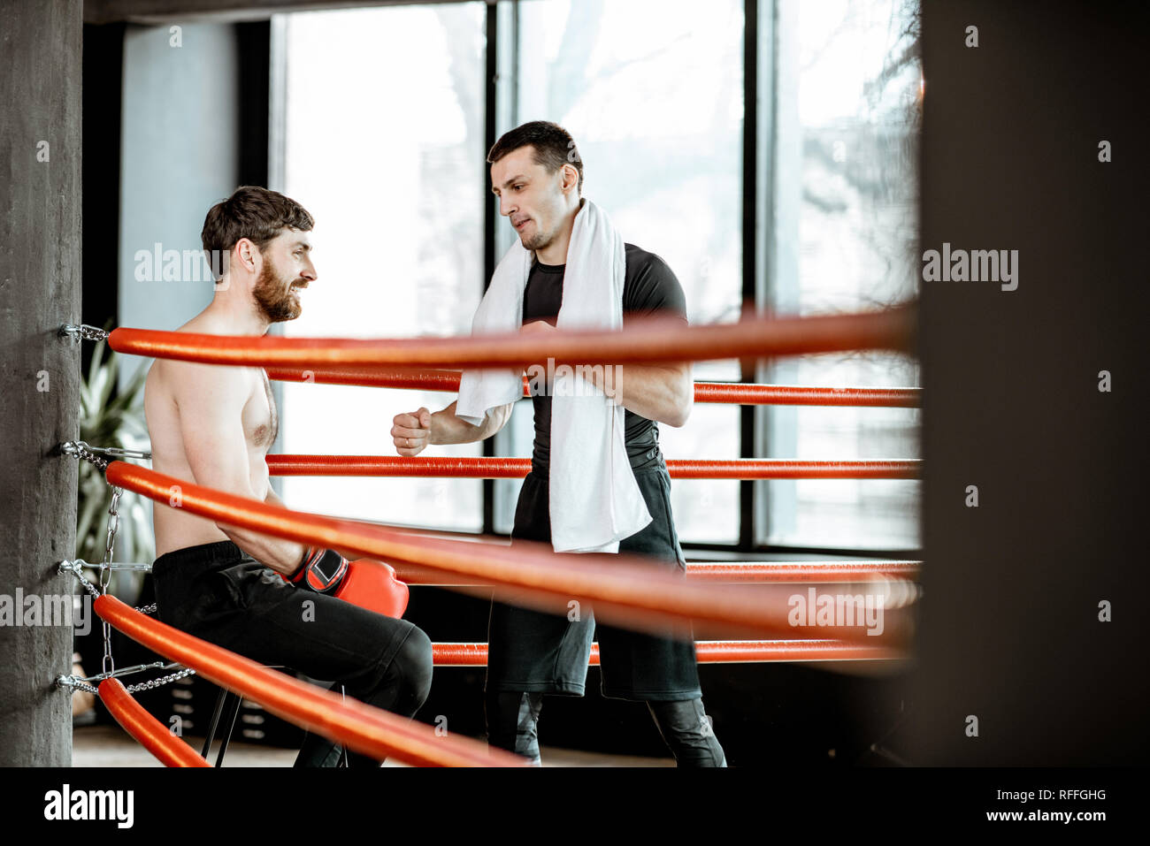 Boxing corner man hi-res stock photography and images - Alamy