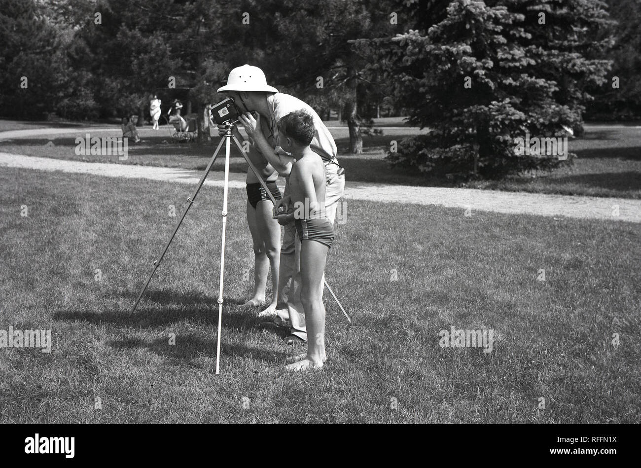 1950s cameras hi-res stock photography and images - Alamy