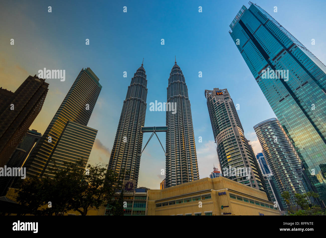 Maxis Centre KLCC, Kuala Lumpur (03-2330 7000)