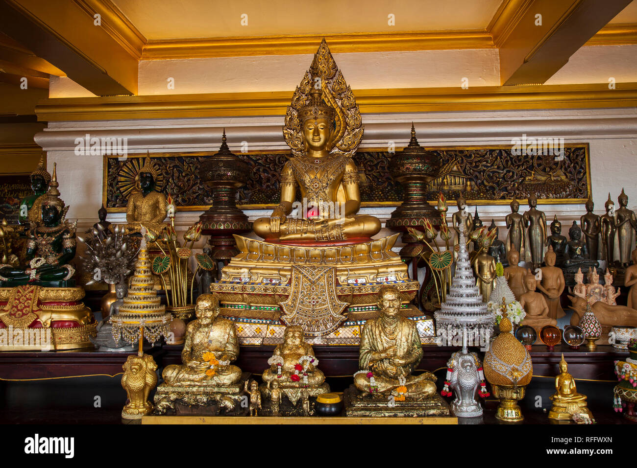 Golden temples hi-res stock photography and images - Alamy