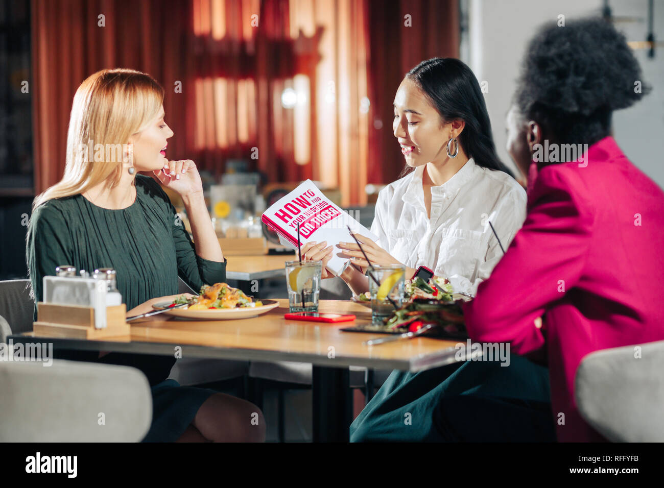 Women brunch hi-res stock photography and images - Alamy