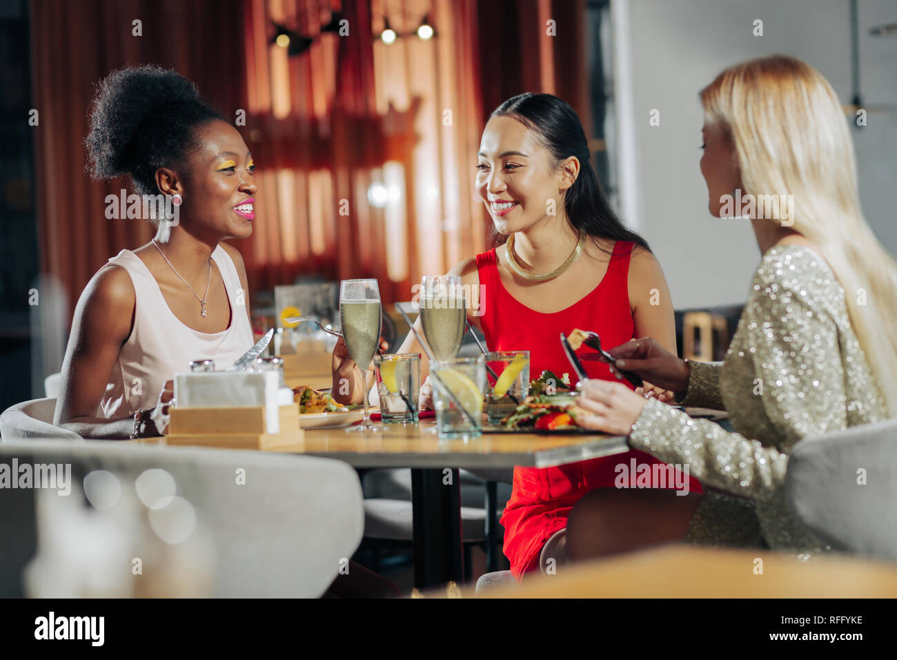 Dinner dresses hi-res stock photography and images - Alamy