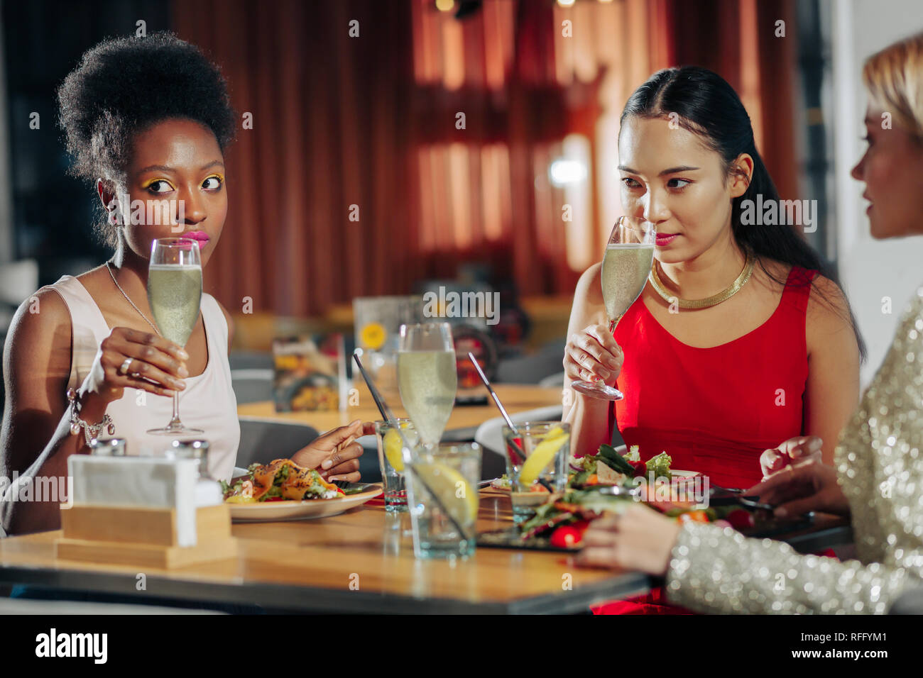 Unsatisfied food restaurant hi-res stock photography and images - Alamy