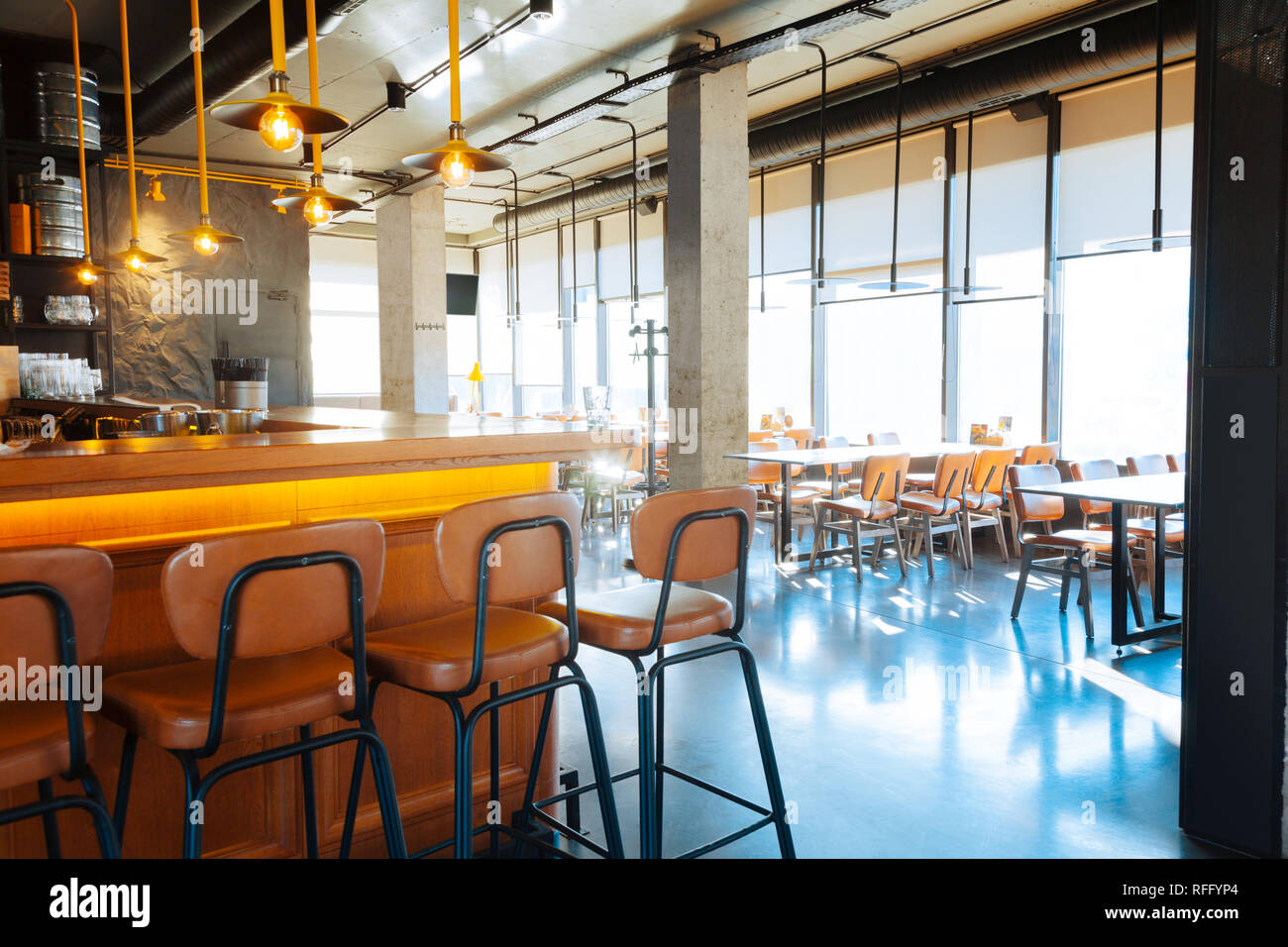 Stand in the bar hi-res stock photography and images - Alamy