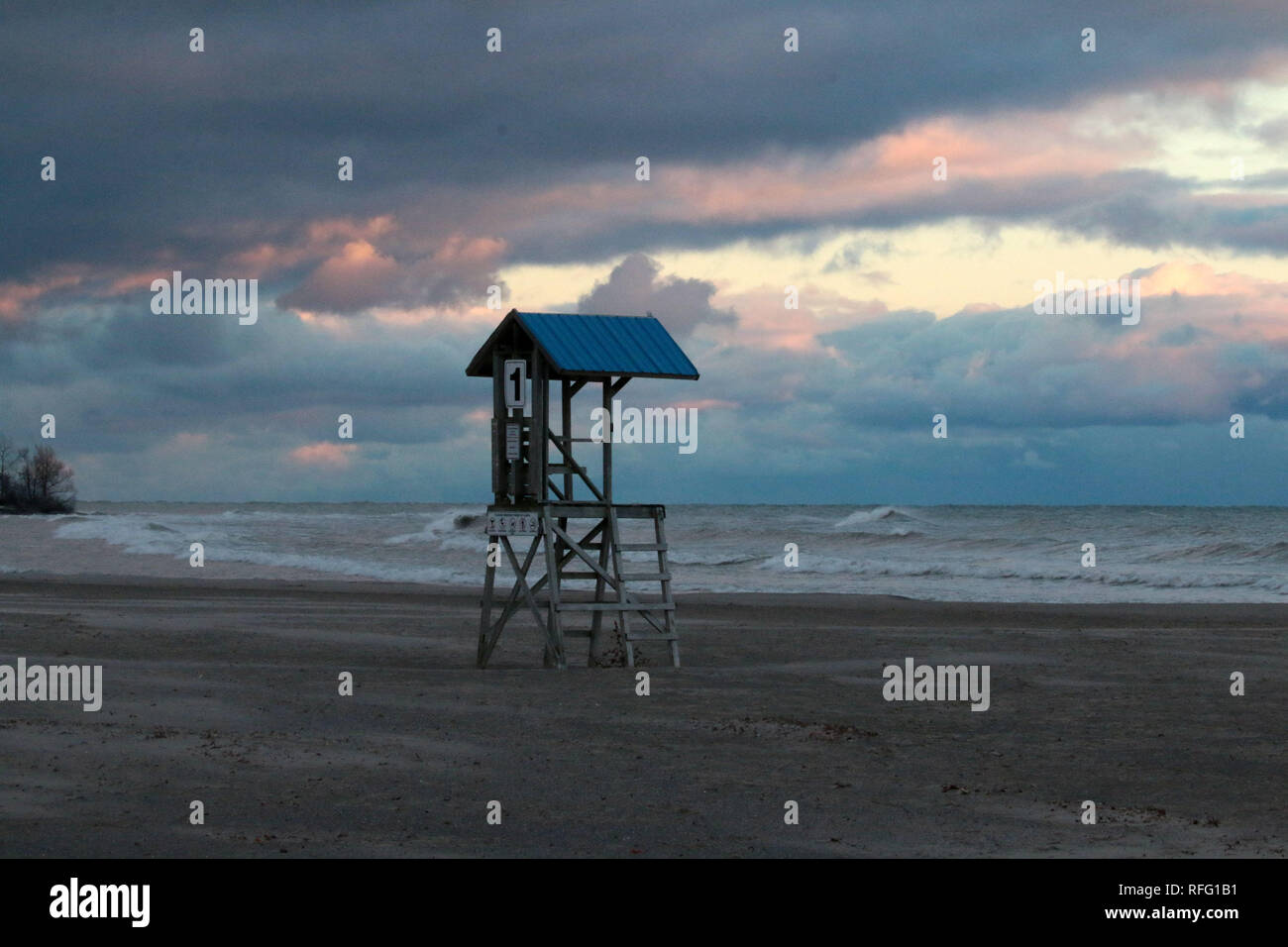 Packed in summerr hi-res stock photography and images - Alamy