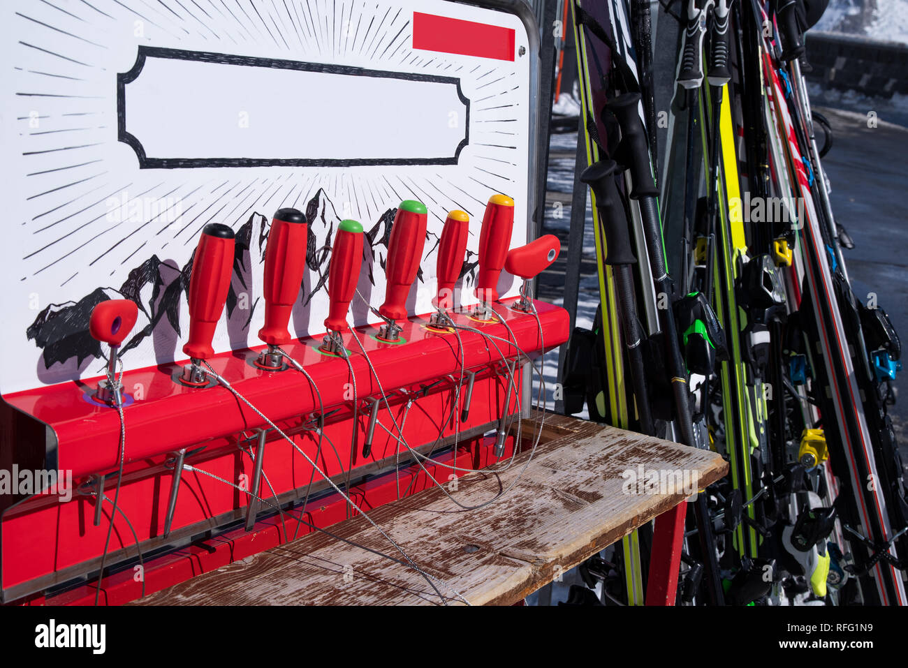 Ski maintenance hi-res stock photography and images - Alamy
