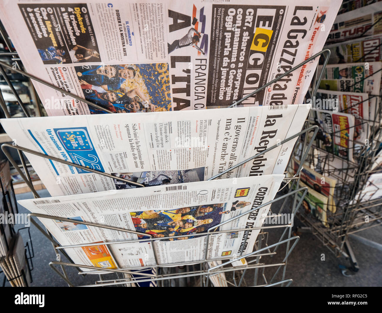 Paris title page front hi-res stock photography and images - Alamy