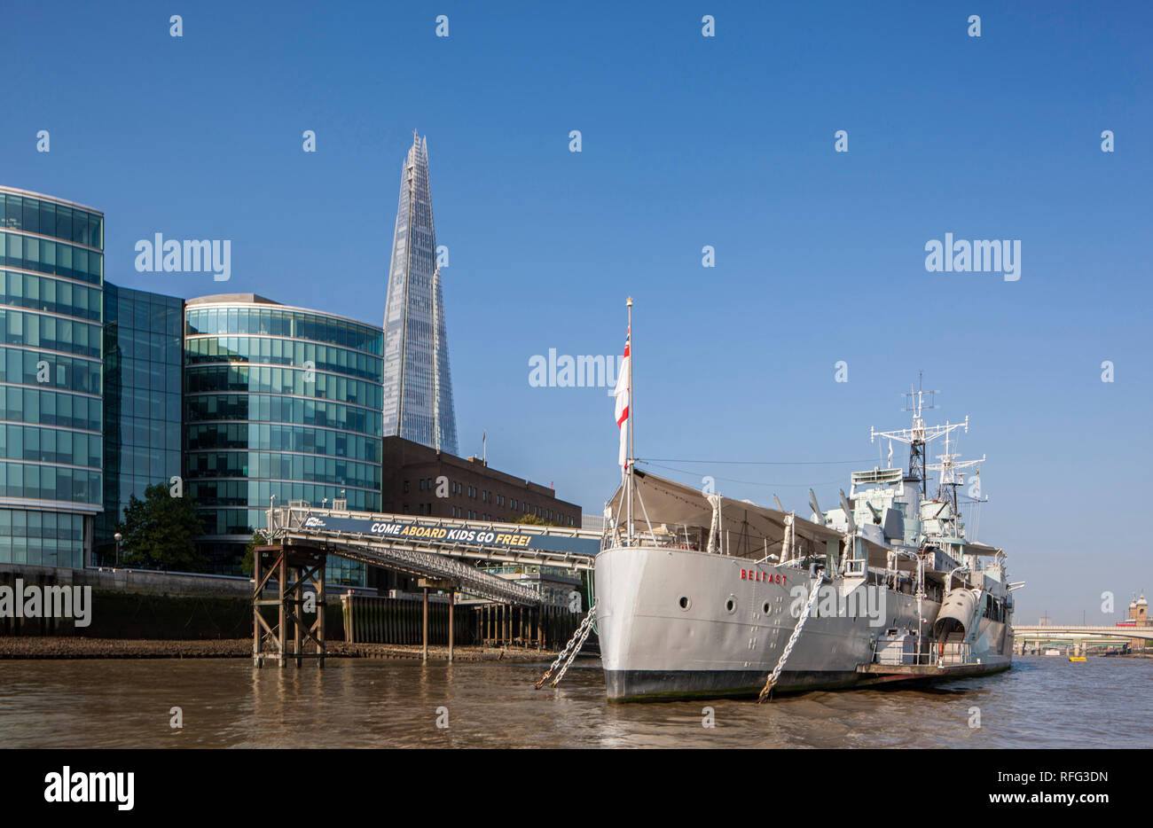 Hms resolution hi-res stock photography and images - Alamy