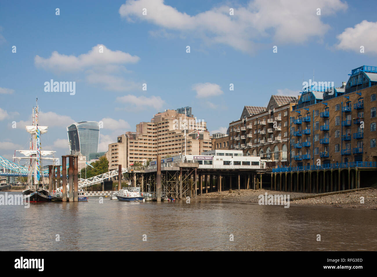 Thames wapping hi-res stock photography and images - Alamy