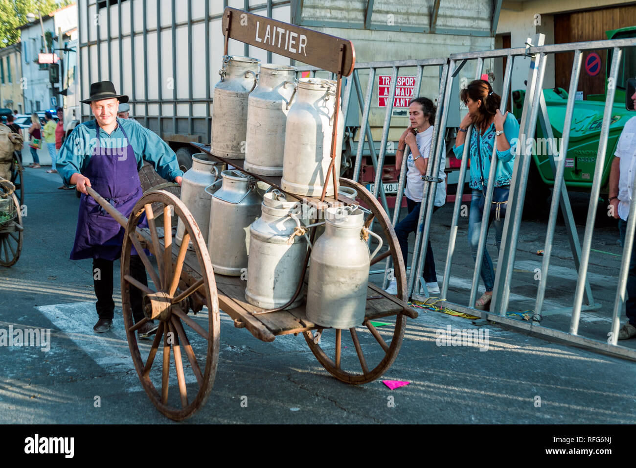 Milk cart hi-res stock photography and images - Alamy
