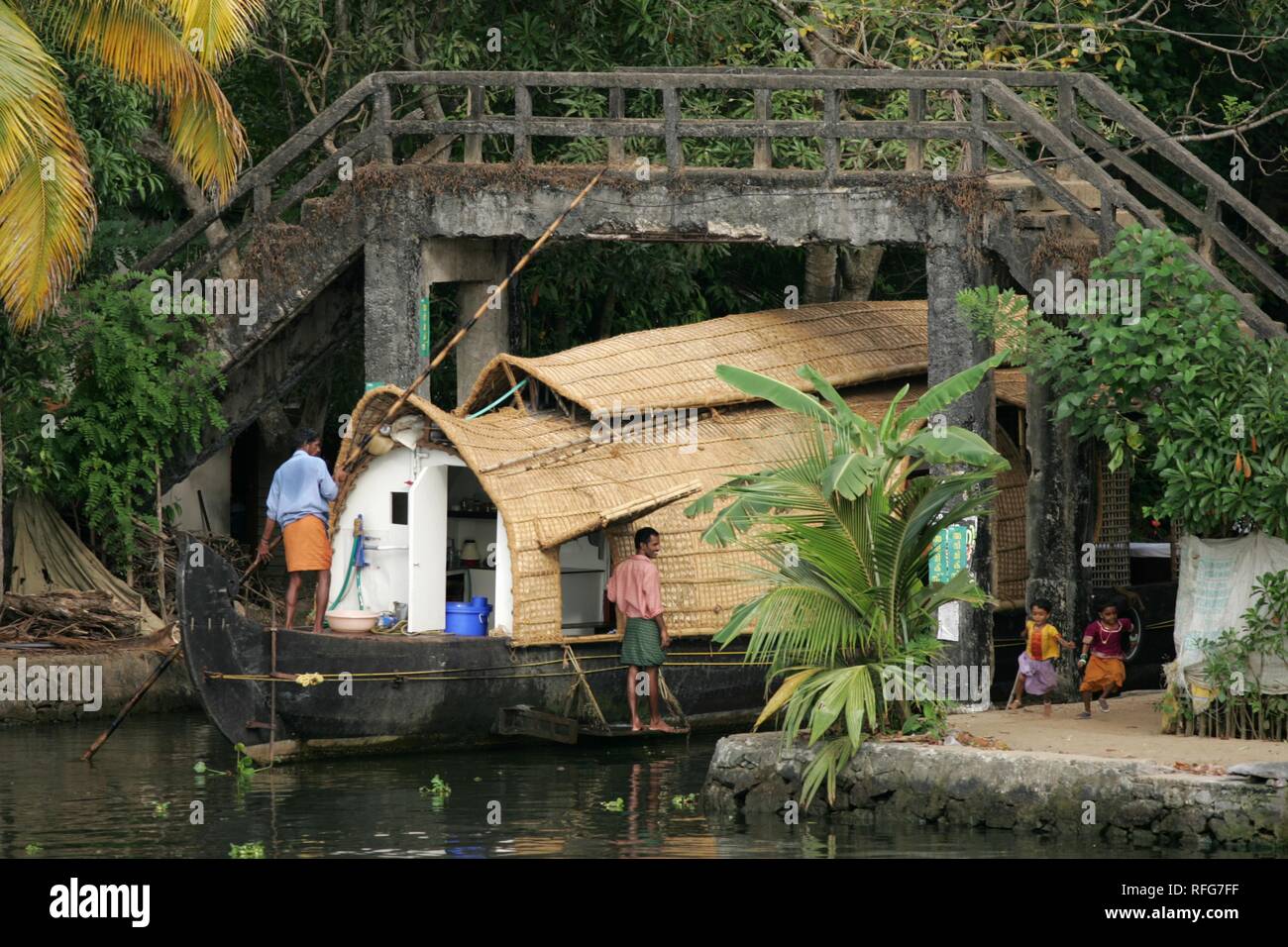 Traditional rice boat on kerala hi-res stock photography and images - Alamy
