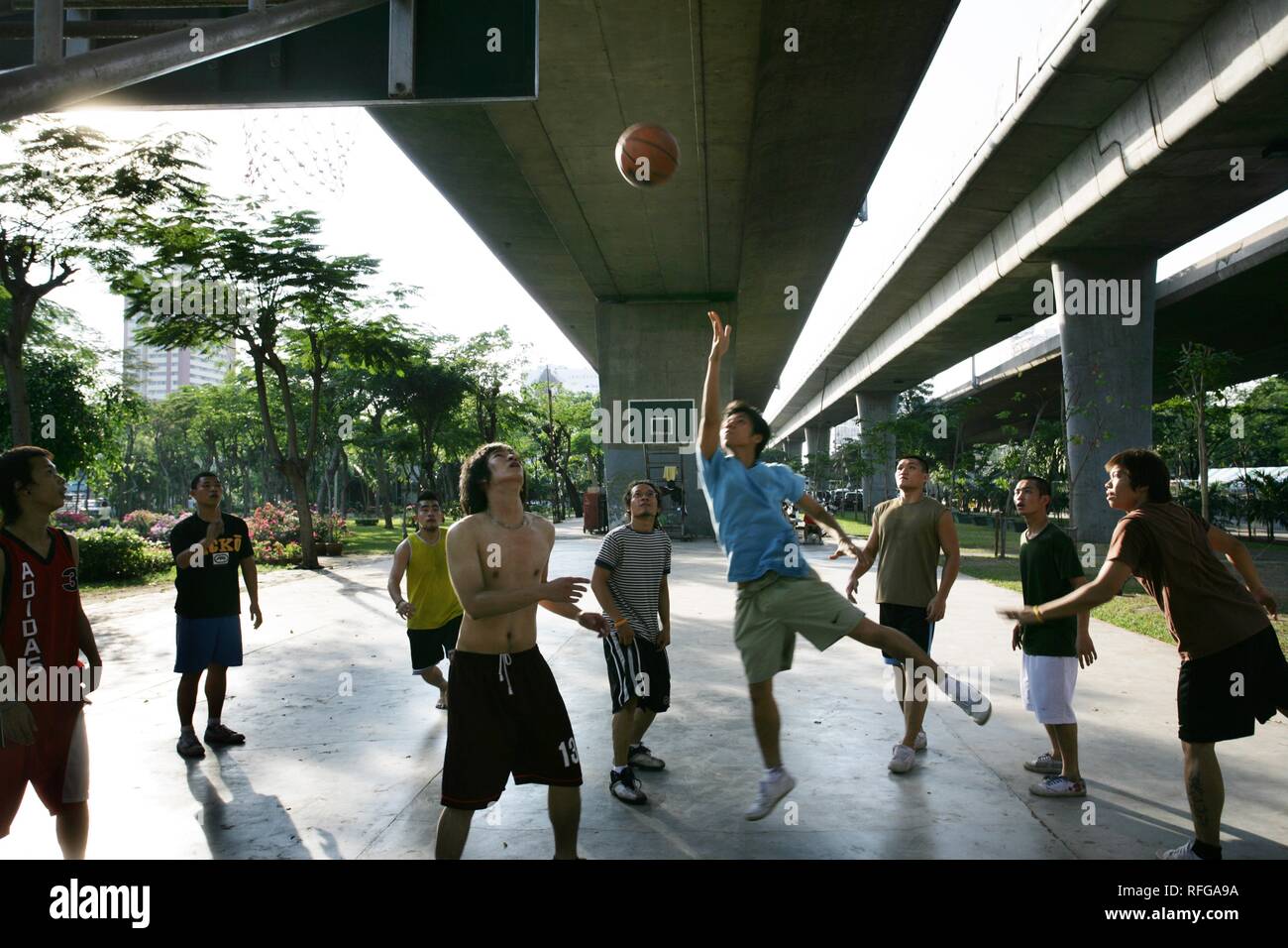 THA Thailand Bangkok Sports park in Khlong San Basketball game under ...